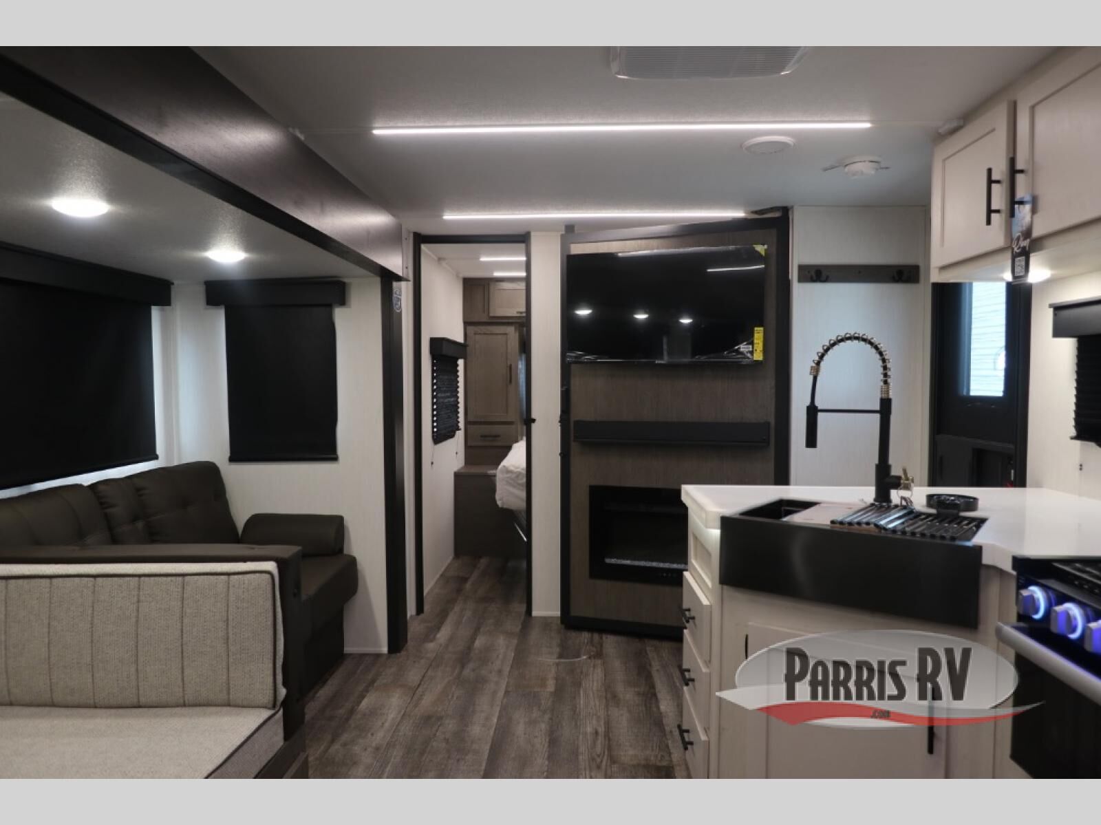 New 2025 Forest River RV Cherokee Alpha Wolf 26DBH | Travel Trailers ...