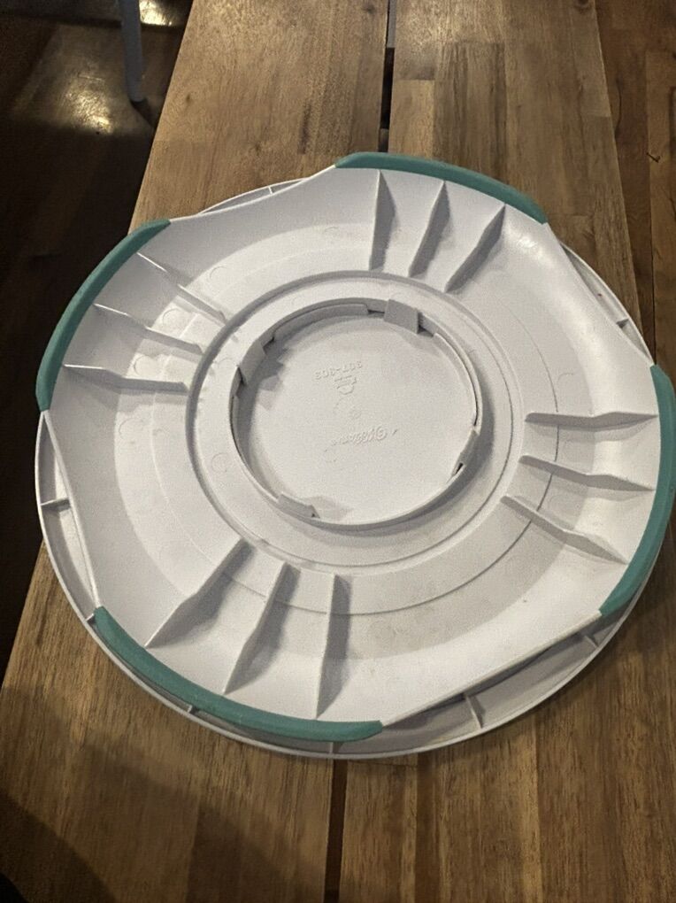 Wilton Cake Spinner and Leveler | Kitchen | KSL Classifieds
