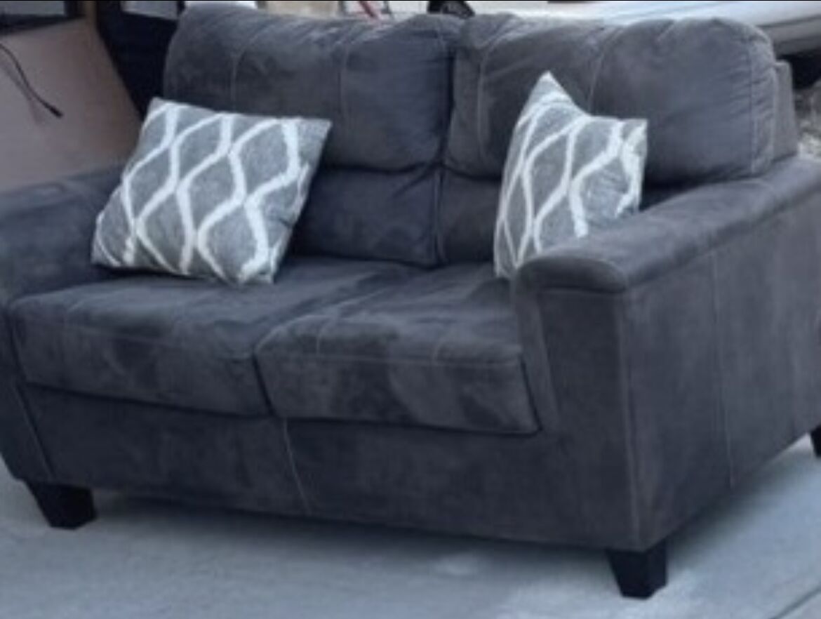 Beautiful Like New Gray Love Seat | Couches and Loveseats, Leather ...