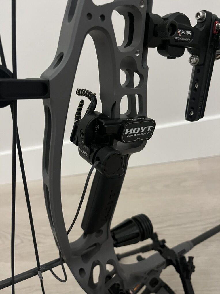 Hoyt Alpha X RH With Ultrarest | Archery Equipment | KSL Classifieds