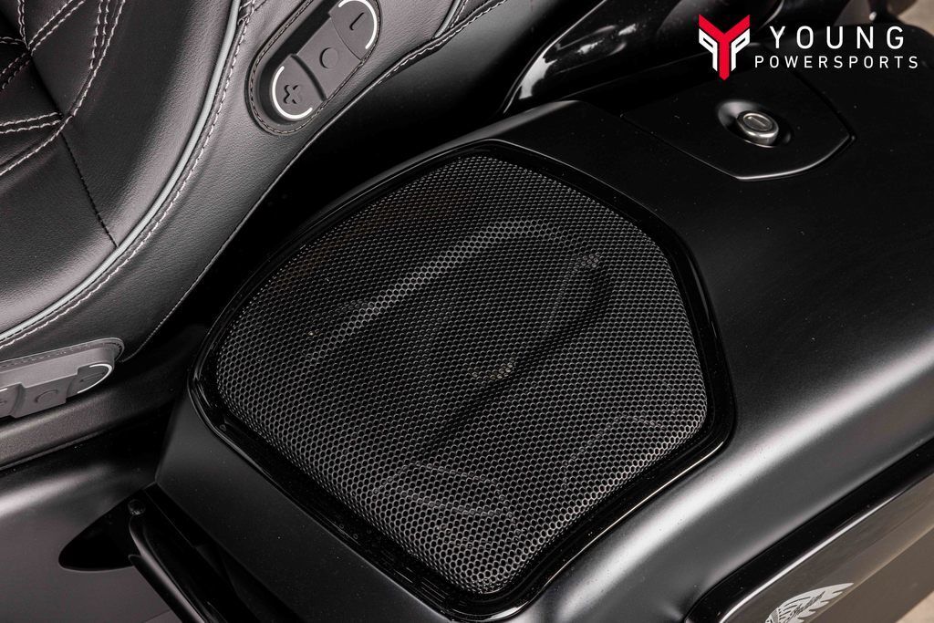 2025 Indian Motorcycle® Roadmaster® PowerPlus Dark Horse® w/PowerBand ...