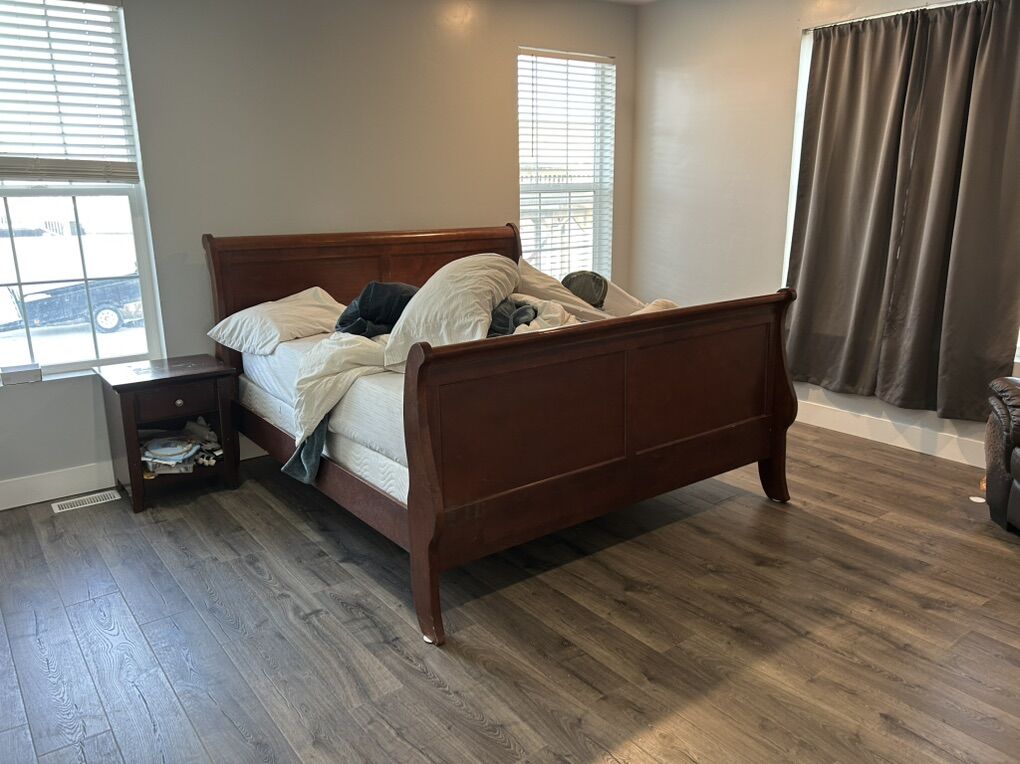 King-size Sleigh Bed Frame | FREE (items only, no businesses) | KSL ...