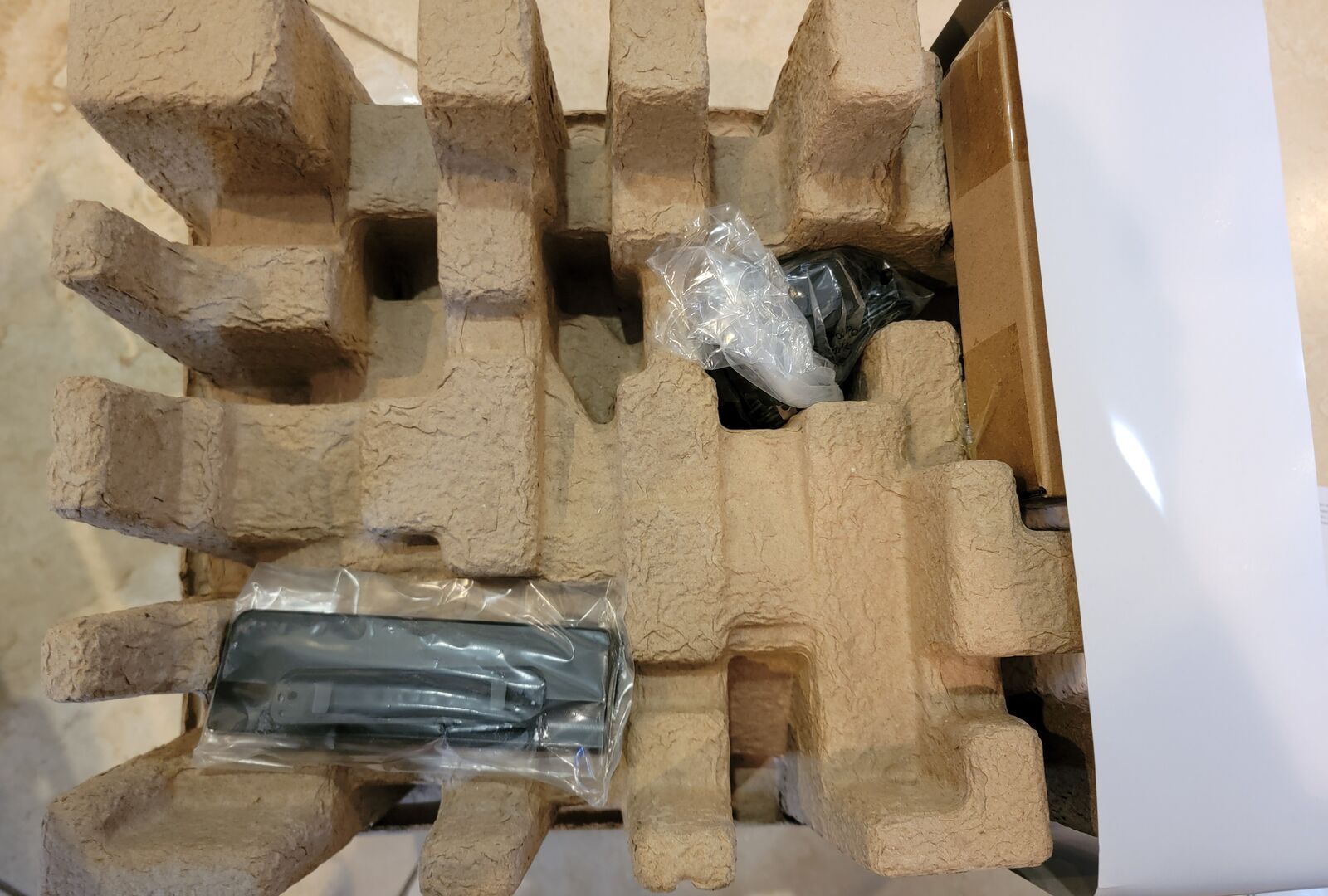 New in Box AcuRite Iris (5-in-1) Weather Station for Indoor/Outdoor ...