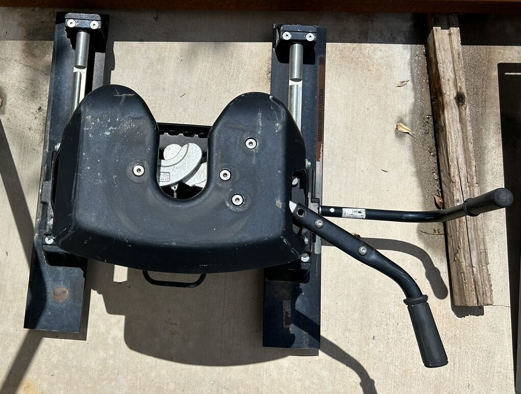 CURT A20 5th Wheel Sliding Hitch | Hitches | KSL Classifieds