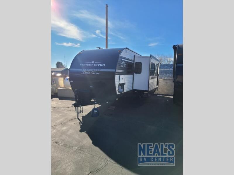 2025 EAST TO WEST Della Terra 221ML | Travel Trailers, Bumper Pull ...
