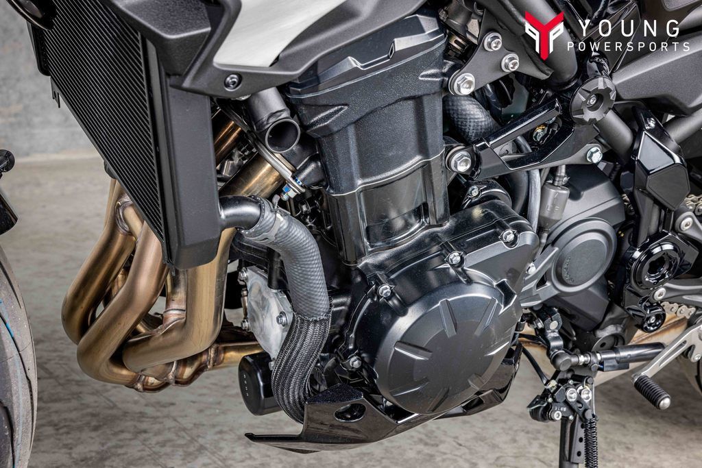 2025 Kawasaki Z900 ABS Metallic Spark Black/Metallic Carbon Gray ...