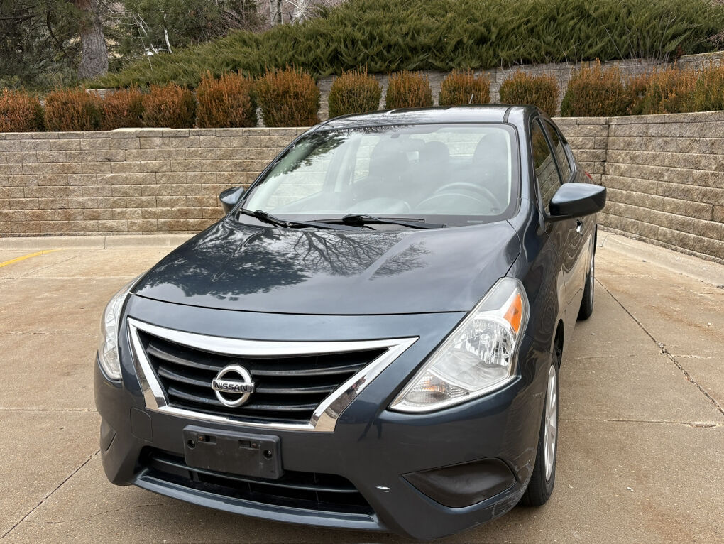 2017 Nissan Versa Sv