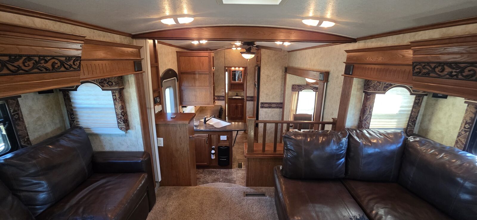 2013 Keystone Montana Hickory – Front Living Room | 5 Slides | Arctic ...