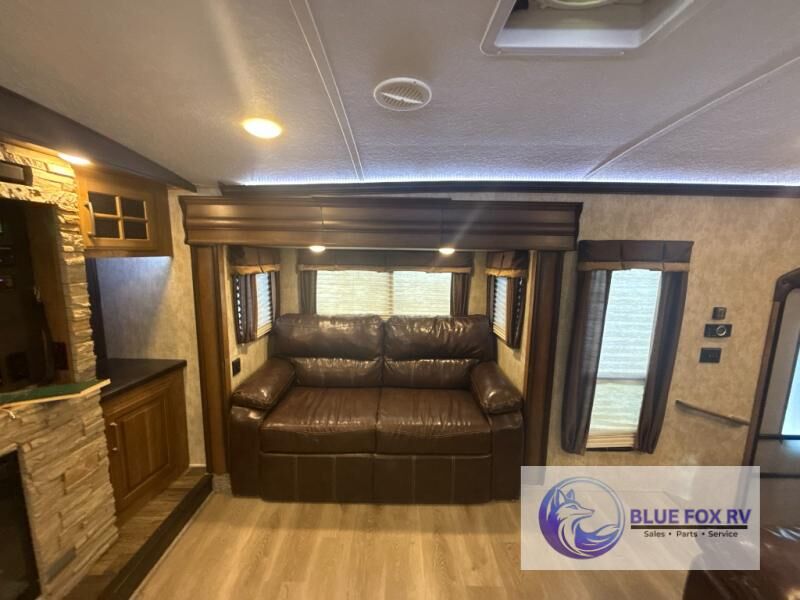 Used 2015 Keystone RV Montana 3710 FL | Travel Trailers, 5th Wheel ...