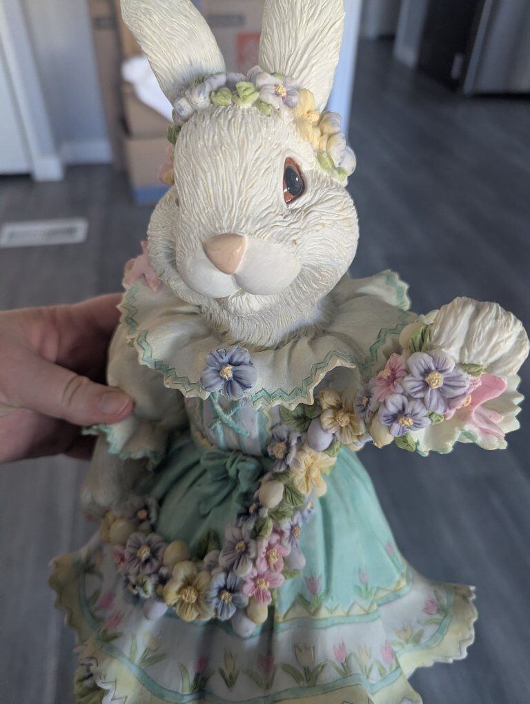Spring Bunny Figurine | Ceramics/Porcelain/Glass/Pottery | KSL Classifieds