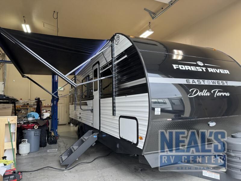 2025 EAST TO WEST Della Terra 250QB | Travel Trailers, Bumper Pull ...