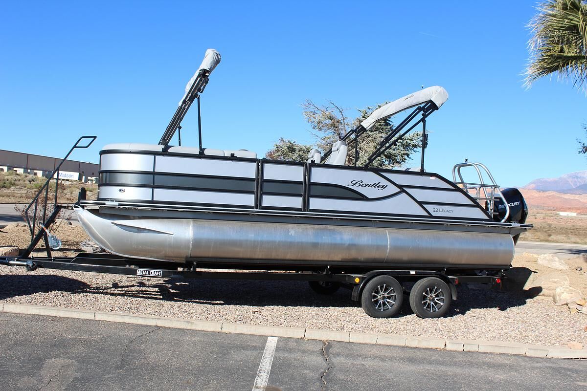 2026 Bentley Pontoons Legacy 220 Swingback | Pontoon Boats | KSL ...