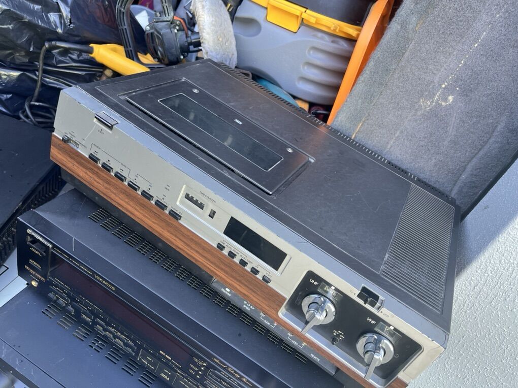 Vintage Stereos, Recievers, computers, Keyboards | Stereos and Boom ...