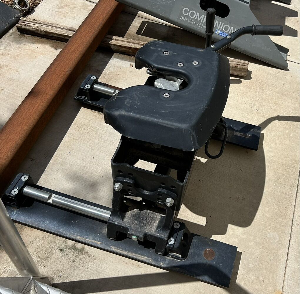 CURT A20 5th Wheel Sliding Hitch | Hitches | KSL Classifieds