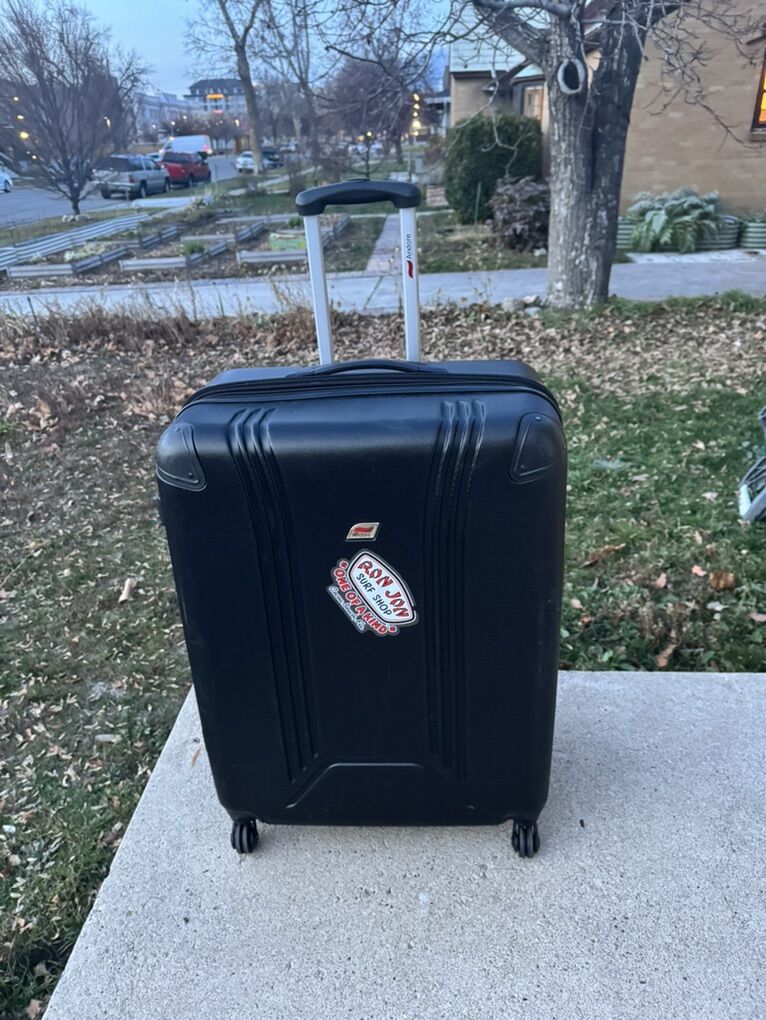 Andare Black Hard Shell 29 tall Luggage | Luggage & Bags | KSL Classifieds
