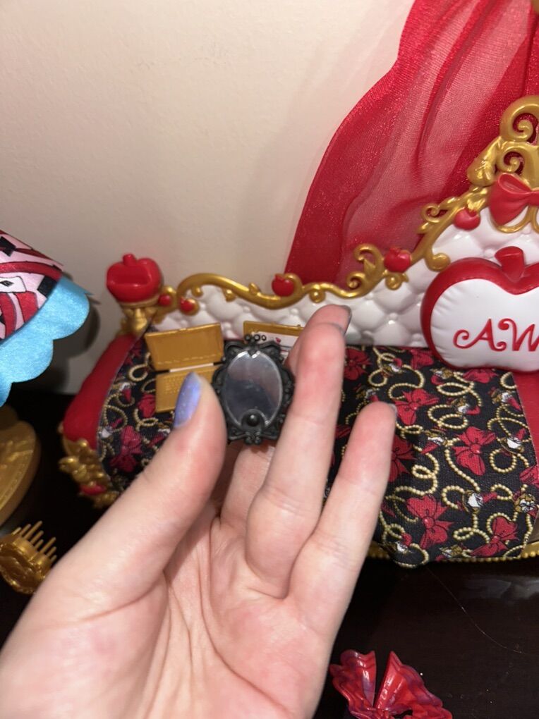 Ever After High Apple White Getting Fairest Couch | Dolls | KSL Classifieds