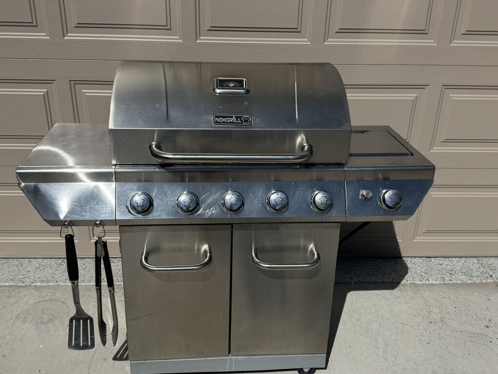 Bar B Que Grill 5 Burner Plus A Side … | Furniture | ksl.com
