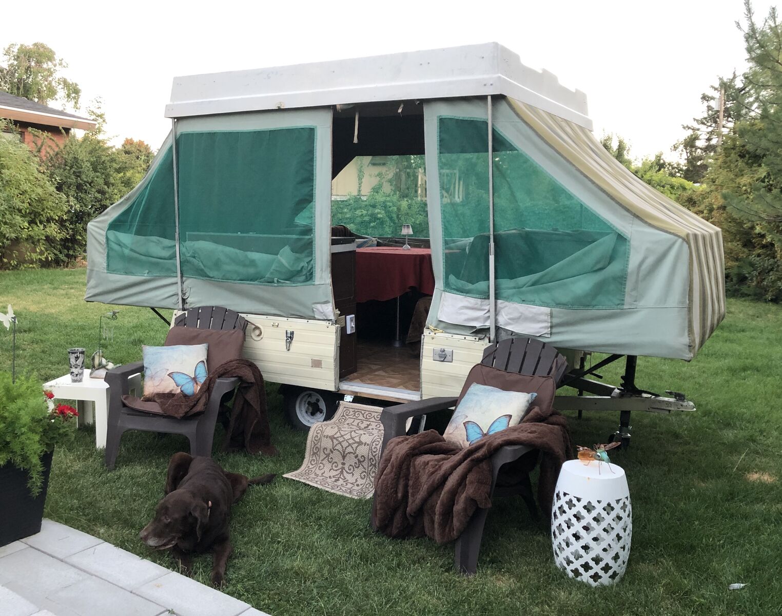 Cute Vintage SportsCraft Popup Tent Trailer | Travel Trailers, Tent ...