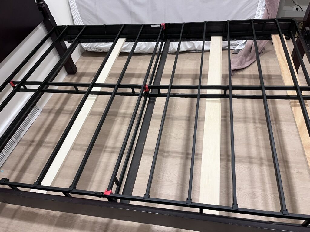 Queen Mahogany four poster canopy bed (Bombay Company) | Beds, Bed ...