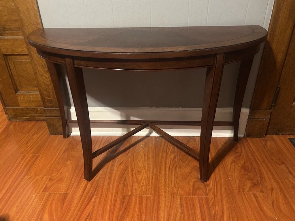 Side table | Coffee Tables and End Tables | KSL Classifieds