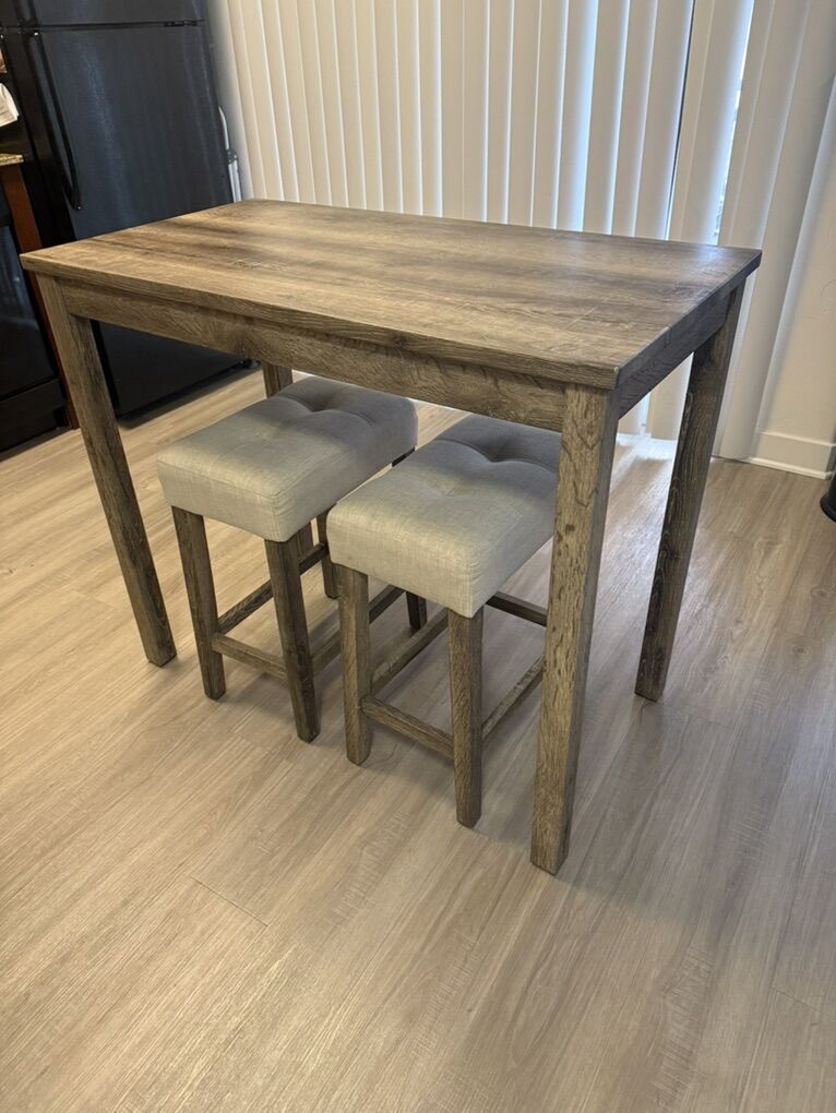 Brown Table / 2 Chairs | Dining Tables | KSL Classifieds
