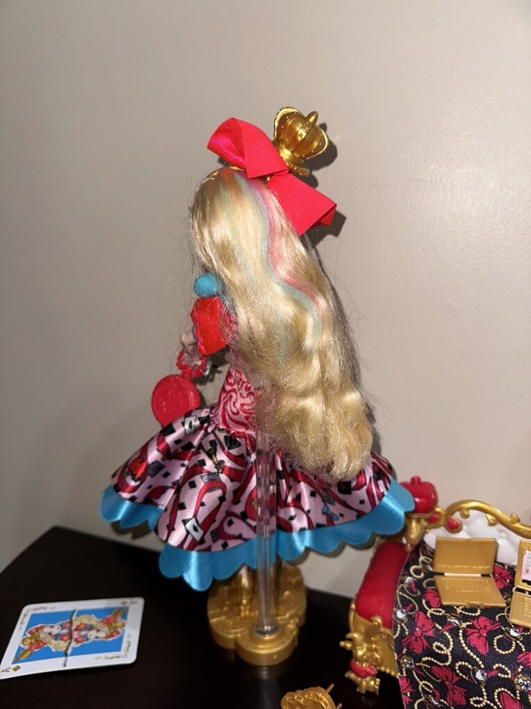 Ever After High Apple White Getting Fairest Couch | Dolls | KSL Classifieds