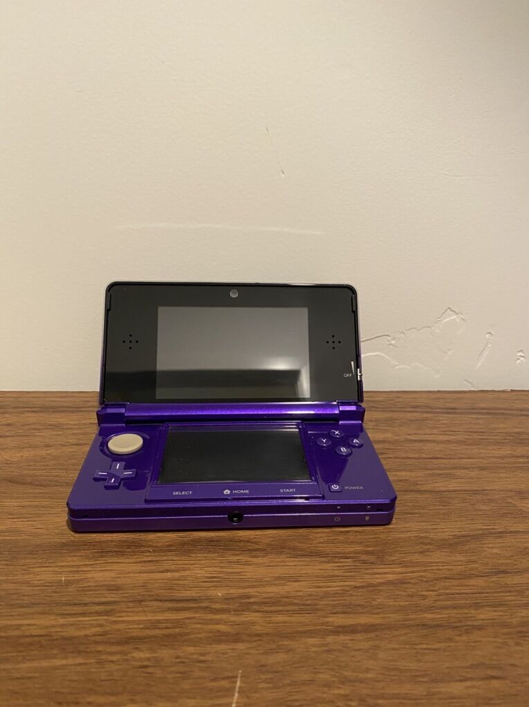 Nintendo 3ds Purple W/ Pokemon Ultra Moon | Nintendo Games and ...