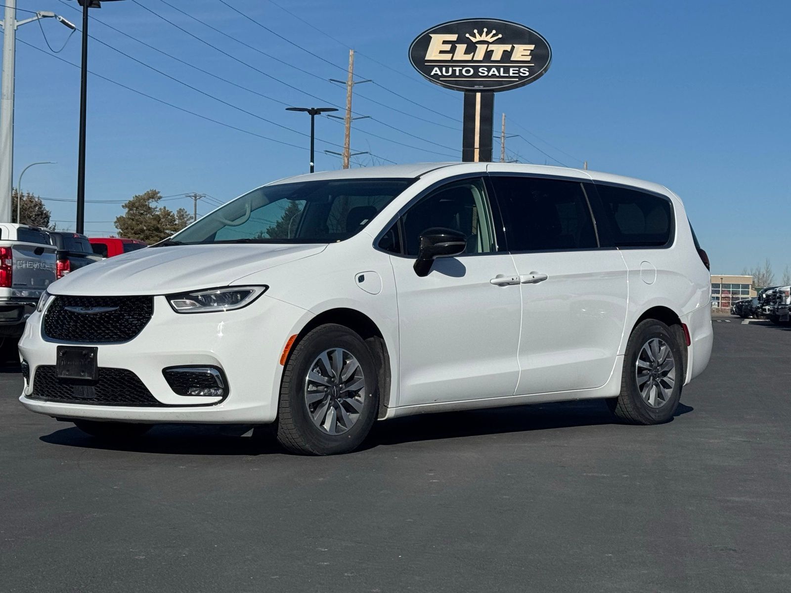 2024 Chrysler Pacifica Plug-In Hybrid Select in Idaho Falls, ID | KSL Cars