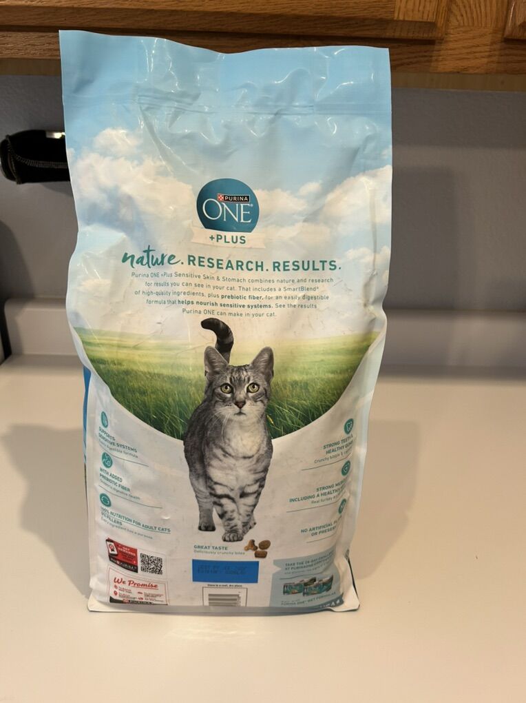 Purina One + Dry Cat Food | Pet Equipment and Supplies | KSL Classifieds