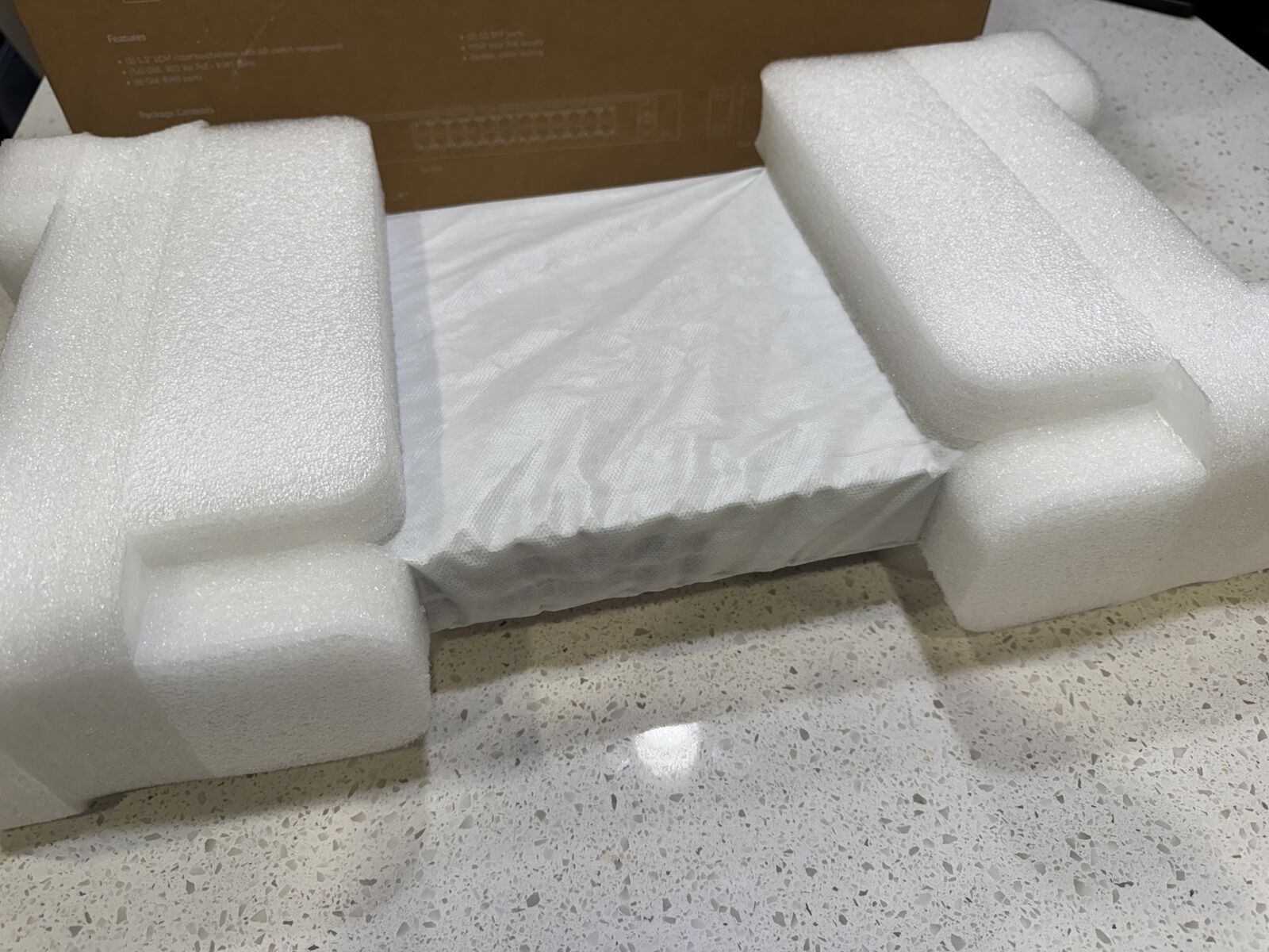 Ubiquiti UniFi USW-24 24-Port Managed Gigabit Managed Switch with SFP ...