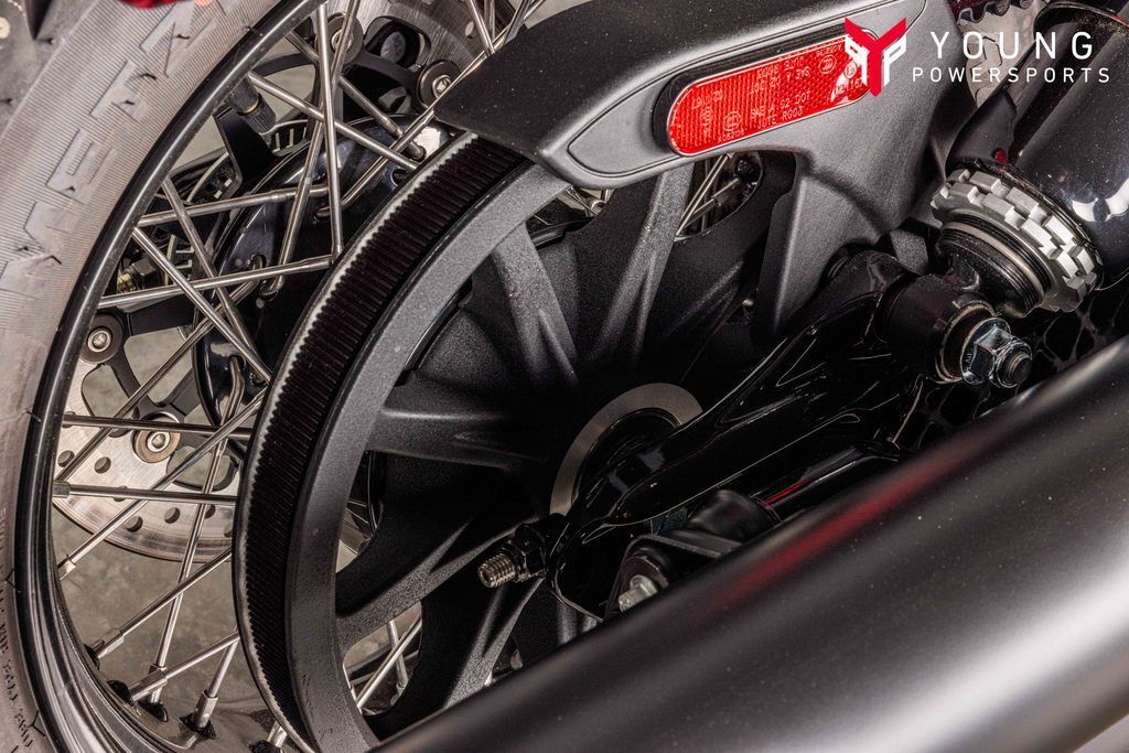 2025 Indian Motorcycle® Chief® Bobber Dark Horse® Black Smoke ...