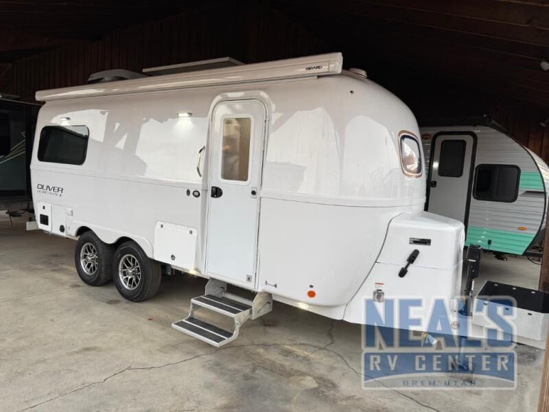 2026 Oliver Travel Trailers Legacy Elite ll Twin Bed | Travel Trailers ...