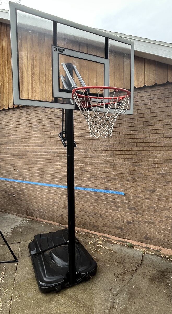 Basketball Hoop LIftetime Portable 60 inch diagonal | Other General ...