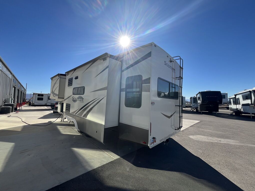 Immaculate '21 Grand Design Solitude 5th Wheel | Travel Trailers, 5th ...