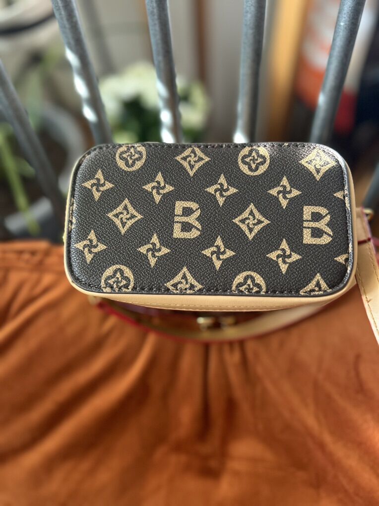 Cute Signature Train Bag 7 wide 5 high | Other | KSL Classifieds