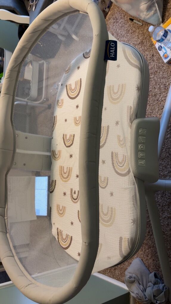 Halo Bassinet Swivel Sleeper | Cribs and Playpens | KSL Classifieds