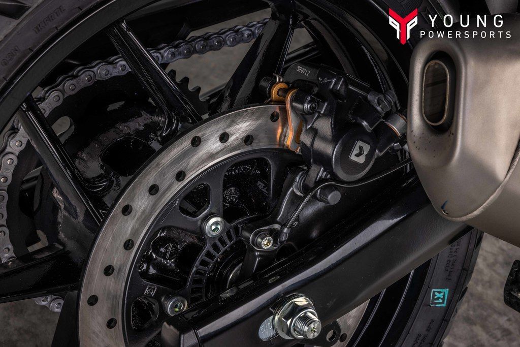 2026 Royal Enfield Guerrilla 450 Smoke Silver | Motorcycles, Road Bikes ...