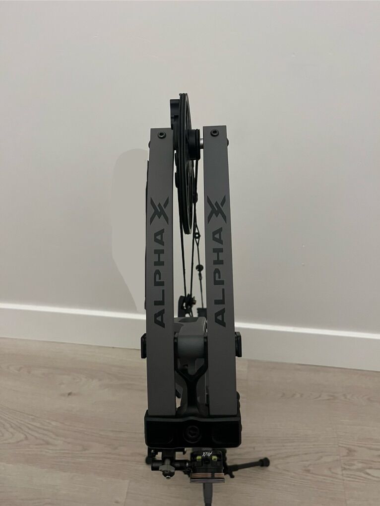 Hoyt Alpha X RH With Ultrarest | Archery Equipment | KSL Classifieds