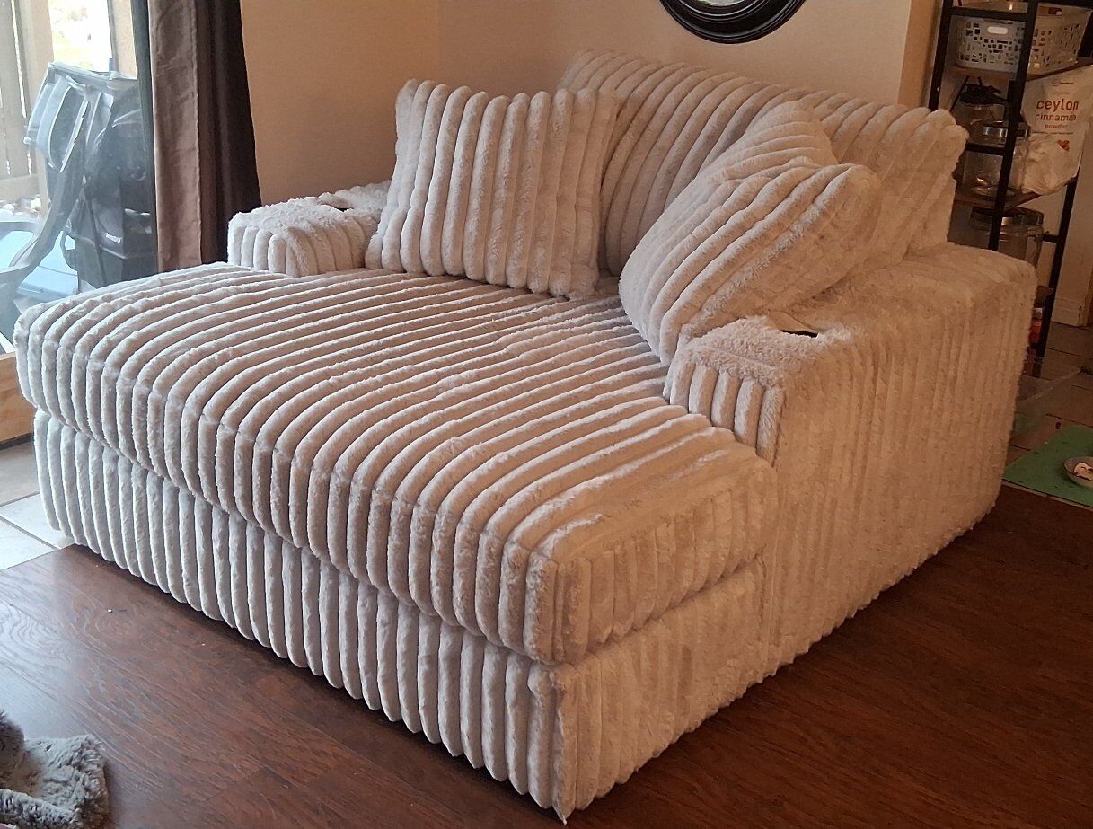 oversized chaise | Couches and Loveseats, Fabric | KSL Classifieds
