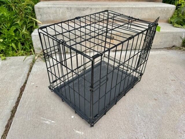 Small Wire Dog Crate 18" Long | Pet Equipment and Supplies | KSL ...