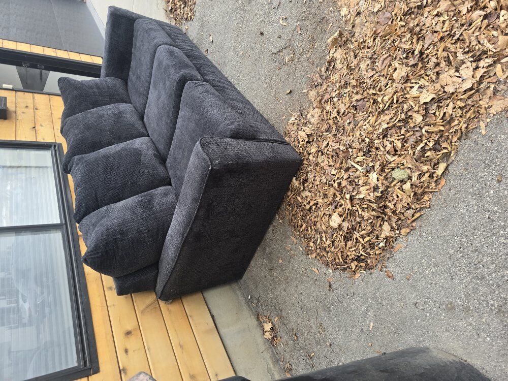 free couch | Couches and Loveseats, Fabric | KSL Classifieds