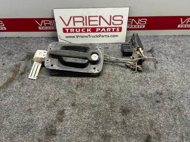 16643439 LH DOOR HANDLE 16872405 LATCH LOCK LEVER | Parts - Heavy ...