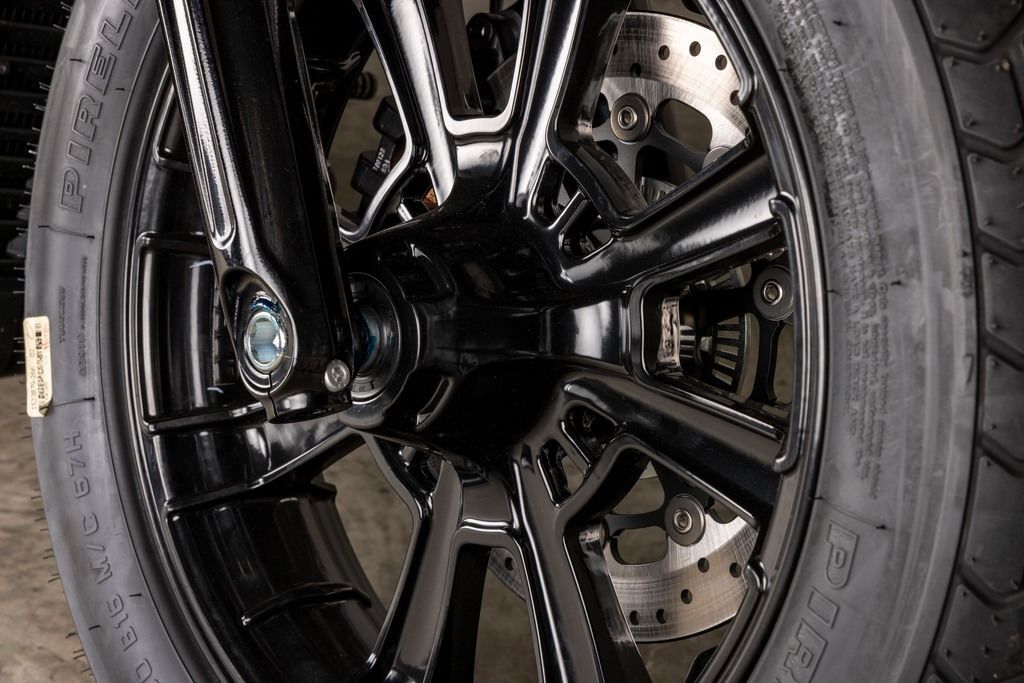 2025 Indian Motorcycle® Scout® Bobber Black Metallic | Motorcycles ...