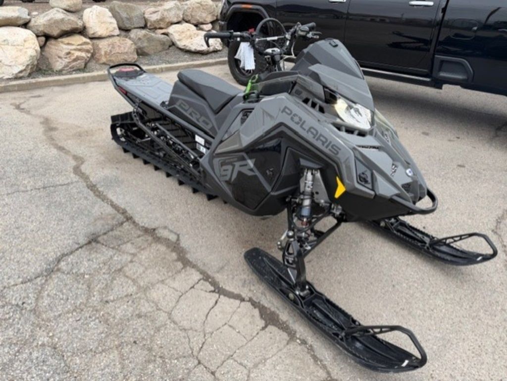 2025 Polaris® 9R PRO RMK 155 Shadow Gray / Gloss Black | Snowmobiles ...