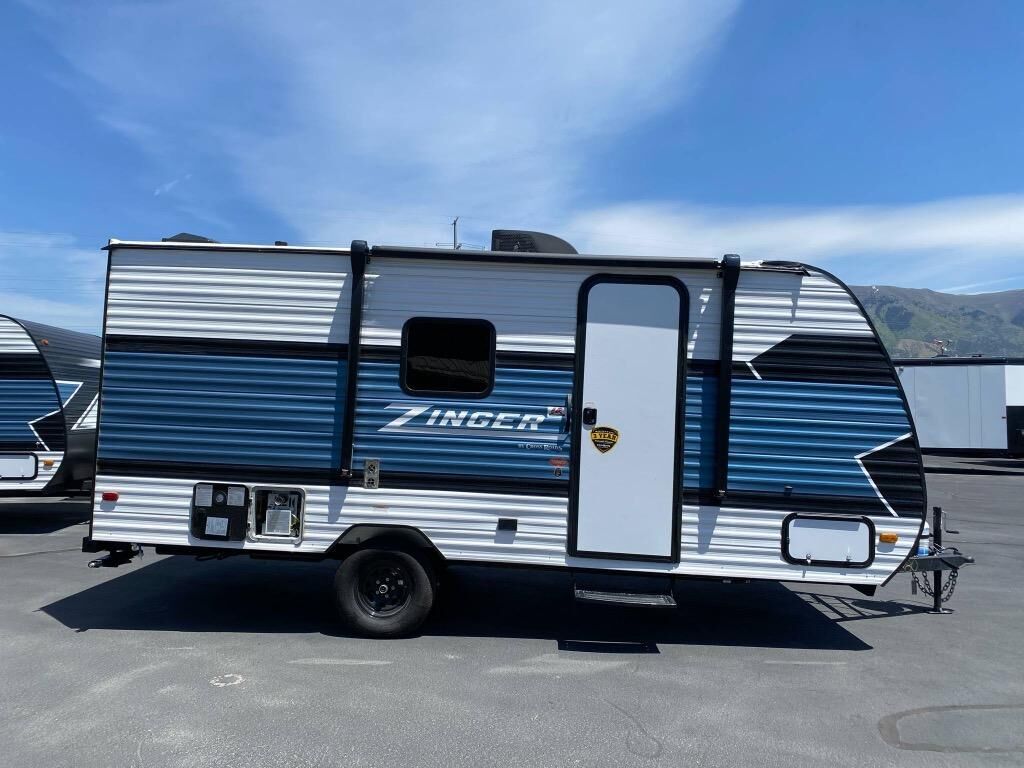 New 2025 CrossRoads RV Zinger Lite Affordable Travel Trailer with Rear ...