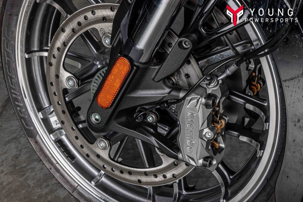 2025 Indian Motorcycle® Pursuit® Limited w/PowerBand Audio Black ...