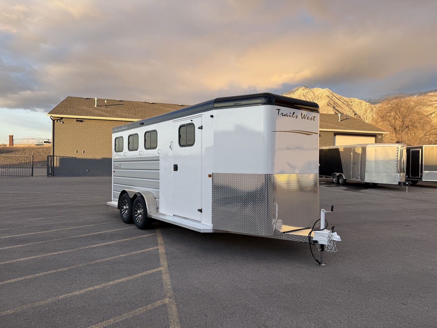 2026 Trails West Sierra II 3-Horse | Horses/Livestock, Trailers | KSL ...