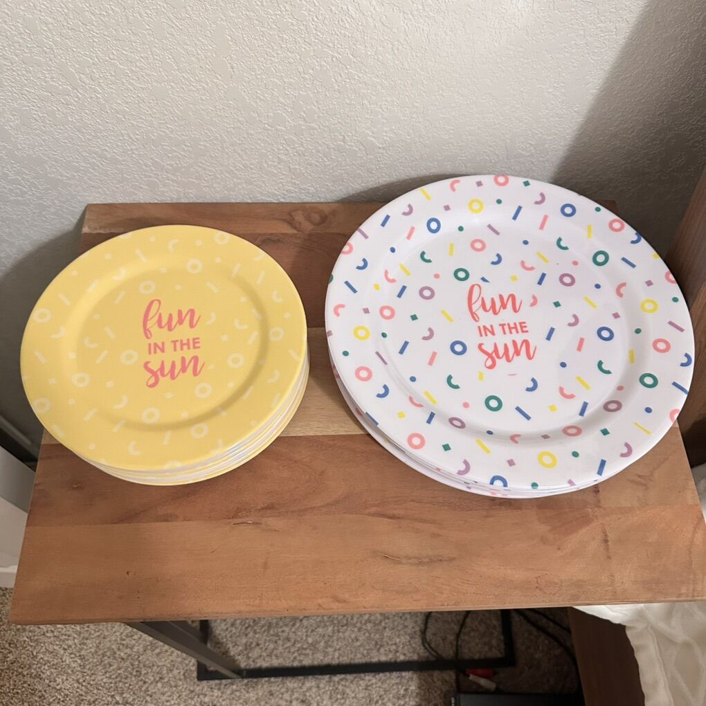New Summer Plates Set Reusable Plastic | Kitchen | KSL Classifieds