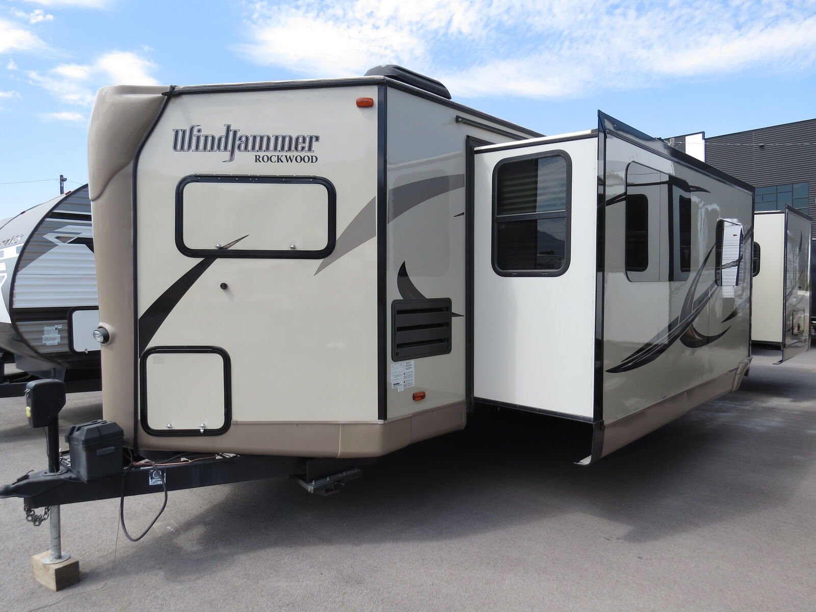 2017 Rockwood Windjammer 3008W (Bedroom Slide!) V-Nose! | Travel ...