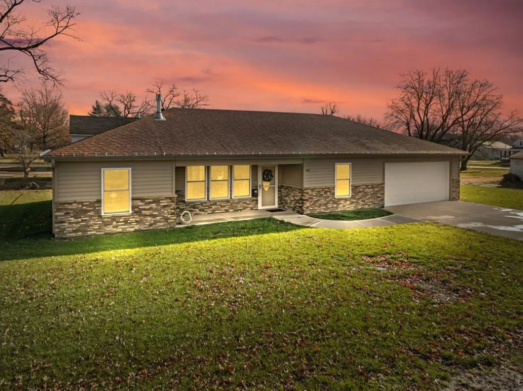 Easy Living & Elevated Style in Hamilton, MO | Investment Properties ...